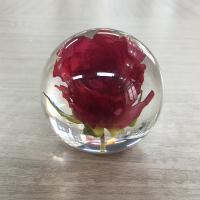 China 80mm acrylic paper weight flower embedded dry flower inside resin ball  crystal paperweight for sale