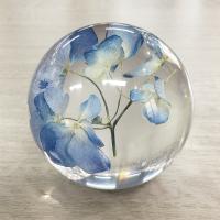 China Crystal Wedding Flower Paperweight Ball Custom For Home Furnishings for sale