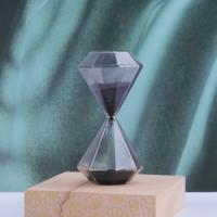 China Gold Glass Hourglass 5 Minutes 15 Minutes 30 Minutes Diamond Hour Glass Free Sample for sale