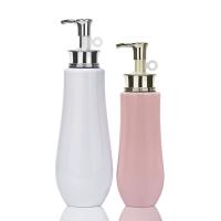 China Luxury 300ml 500ml 700ml PET White Pink Unit Popular Customize Logo Gold Pump Plastic Shampoo Bottle for sale