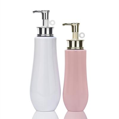 China Luxury 300ml 500ml 700ml PET White Pink Unit Popular Customize Logo Gold Pump Plastic Shampoo Bottle for sale