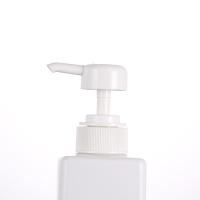 China Biodegradable Clear 32 Oz Spray Bottle Square PET Material for Shampoo for sale