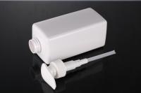China Biodegradable Clear 32 Oz Spray Bottle Square PET Material for Shampoo for sale