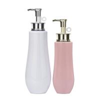 China Gold Pump Empty Liquid Cleanser Cosmetic Packaging Pet Squeeze 500ml Pink Shampoo Bottle for sale