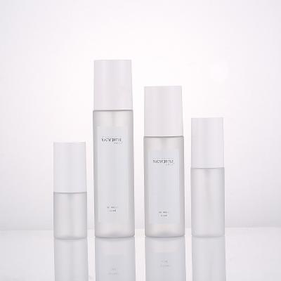 China 8 Oz Fine Mist Spray Bottle , Refillable Cosmetic Spray Pump Bottle for sale