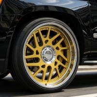 China New 20/22/24 Inch 25mm 2 Piece Deep Dish Gold Forged H Spoke Wheels Black Lip Magnesium Alloy for Escalade Chevrolet for sale