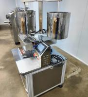 China Ailusi 12 Nozzles Double Jacketed Lipstick Filling Machine 20L Hopper 0-180C for sale