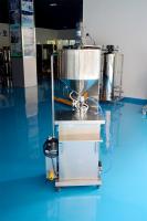 China Constant Temperature High Viscous Paste Petroleum Jelly Filling Machine 100-1000ml 220V for sale