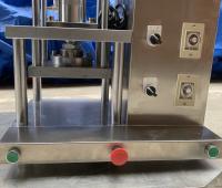 China Semi-Automatic Lab Scale Cosmetic Powder Pressing Machine 10 Ton for sale