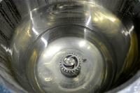 China 380V 50Hz AVE Vacuum Emulsifier Mixer 100L 200L Toothpaste Vacuum Mixing Machine for sale