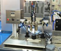 China Semi Automatic Glass Bottle Capping Machine 20-40 Bottles Per Minute Adjustable Speed 220V for sale