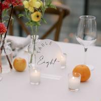 China Acrylic frosted arched table sign modern 4x6 frosted wedding display stand with gold printed arched acrylic table number stand for sale