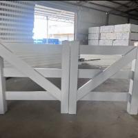 China Eco Friendly Vinyl Horse Rail Fence Easy To Install Long Lasting Vinyl Equestrian Fencing for sale