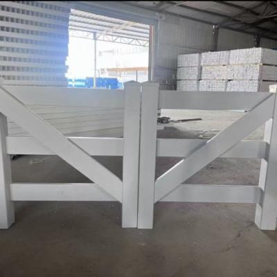 China Eco Friendly Vinyl Horse Rail Fence Easy To Install Long Lasting Vinyl Equestrian Fencing for sale