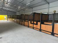 China Heavy Duty Livestock Stable With Strong Galvanized Steel Modular Horse Stalls for sale