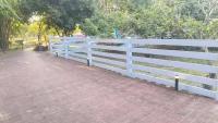 China Long Service Life Plastic 3 Rail Vinyl Horse Fence In White Color 5ft Height for sale