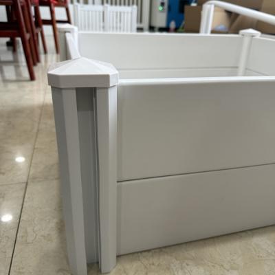 China Weather Resistant Classic PVC Planter Box Elegant Appearance for sale