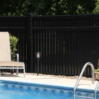 China Weather Resistant PVC Fence Outdoor YardWeather Resistant PVC Fence Outdoor Yard for sale