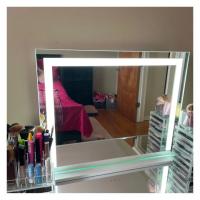 China Mounted Hollywood Bathroom Mirror Electric Magnifying With Light for sale