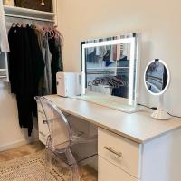 China Mounted Hollywood Bathroom Mirror Electric Magnifying With Light for sale