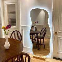China Asymmetrical Backlit Tall Lighted Mirror Floor Length Custom for sale