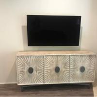 China ODM Cream Sideboard And TV Unit Stand Buffet 65 Inch for sale