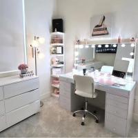 China Extra Wide Hollywood Style Makeup Mirror with Frosted LED Bulbs and 136.5*73*8cm Size for sale