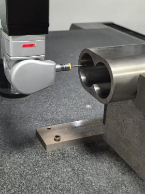 China Wear Resistant Bimetallic Screw Barrel Liner HRC58-64 for Injection Molding Extruder for sale