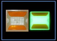 China Glow in the Dark Plastic Road Stud 160kN Load Luminescent High Visibility Safety Reflector for sale