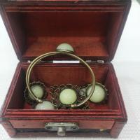 China Glow in the Dark Resin Jewelry Set 400 Pieces 1 KG Fashion Pattern Decorative Pebbles for sale