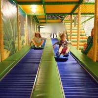 China Cleanliness Hygiene Adult Indoor Soft Play customization For Energy Burn for sale