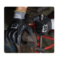 China Oil Resistant Machine Repair 13 Gauge Cut Resistant Black Nitrile Dipping Gloves for sale
