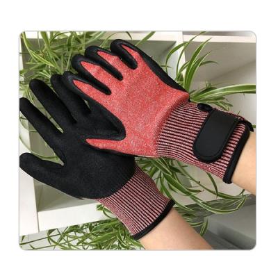 China Red HPPE Ansi Level 4 Cut Resistant Sandy Nitrile Palm Coated Gloves For Oil And Wet Environments for sale