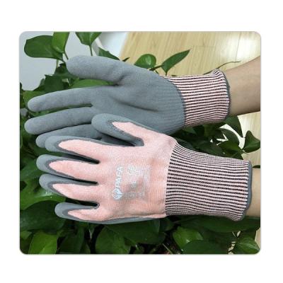 China HPPE Knit Nitrile Coated 13G Cut Puncture Resistant Gloves For Painting The Wall for sale