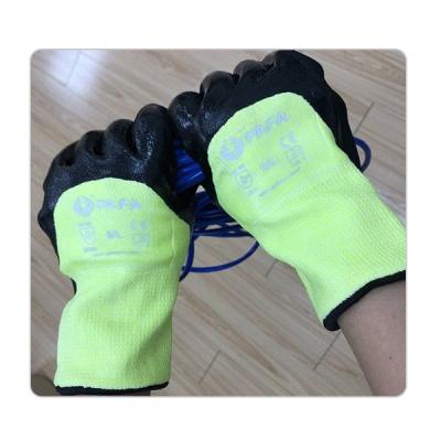 China Construction Excellent Grip In Wet And Oil Environments 13G Cut Resistant Safety Gloves for sale