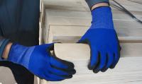 China 18 Gauge  Nylon Liner Black Foam Nitrile Gloves For Wood Handing for sale