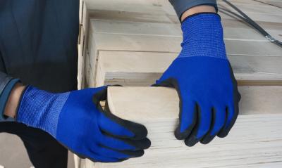 China 18 Gauge  Nylon Liner Black Foam Nitrile Gloves For Wood Handing for sale