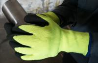 China Winter EN511 Anti Cold 7 Gauge Black Latex Gloves for sale