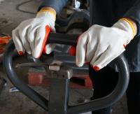China 15 Gauge Polyester Liner Oil Resistant Warehouse Latex Work Gloves With Orange Latex Dipping for sale
