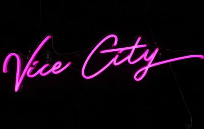 China Custom Neon Signs for Unique Business Branding and Eye Catching Visual Displays to Enhance Commercial Spaces and Events for sale