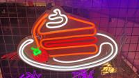 China AC240V Acrylic Custom Neon Signs 8×12mm Cuttable Triangle Cake Square Backboard for sale
