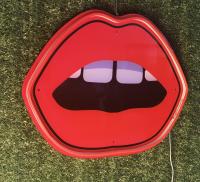 China Wall Decor Art Handmade Neon Sign USB Powered Printing Women Red Lips Neon Sign for sale