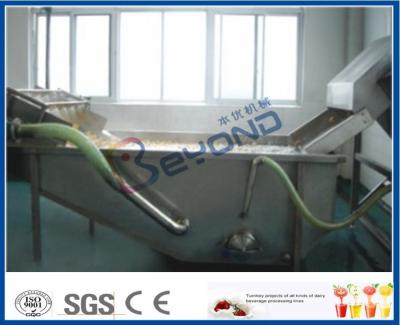 China Industrial Surfing Fruit Vegetable Washer Machine 3000mm SUS304 2.2kw Bubble Cleaning for sale