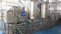 China UHT Milk Pasteurization Plant 500LPH Dairy Processing Line for Whole Skimmed Milk for sale