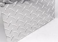 China 4x8 Aluminum Diamond Plate 3003 Brite Treadplate Lightweight Non Slip Sheet for Walls Floors Counters for sale