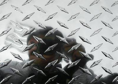 China 6061 T6 Aluminum Diamond Plate Sheet 1.6mm to 6.0mm Thickness Lightweight Tread Plate for sale
