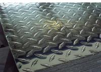 China ASTM A786 5 Bar Aluminum Tread Plate 3003 5052 Checkered Plate Anti Slip for sale