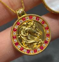 China 18K Gold Horse Pendant Round Disc 2.12g 19.8mm Moissanite White Shell Gemstone for sale