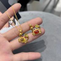 China 18K Gold Crab Pendant Necklace Moissanite Gemstone Charm 15.8mm 0.89g for sale