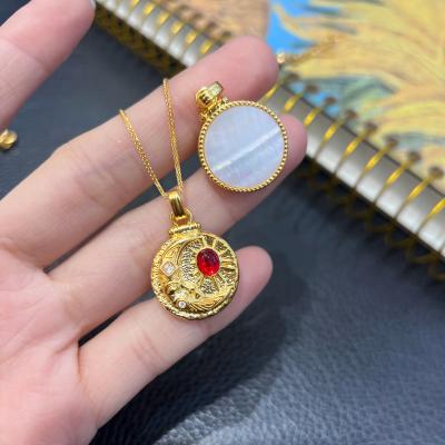 China 18K Gold Star Pendant Sun Moon Star Pattern Daily Wear Gold Charm 1.26g 18.1mm for sale